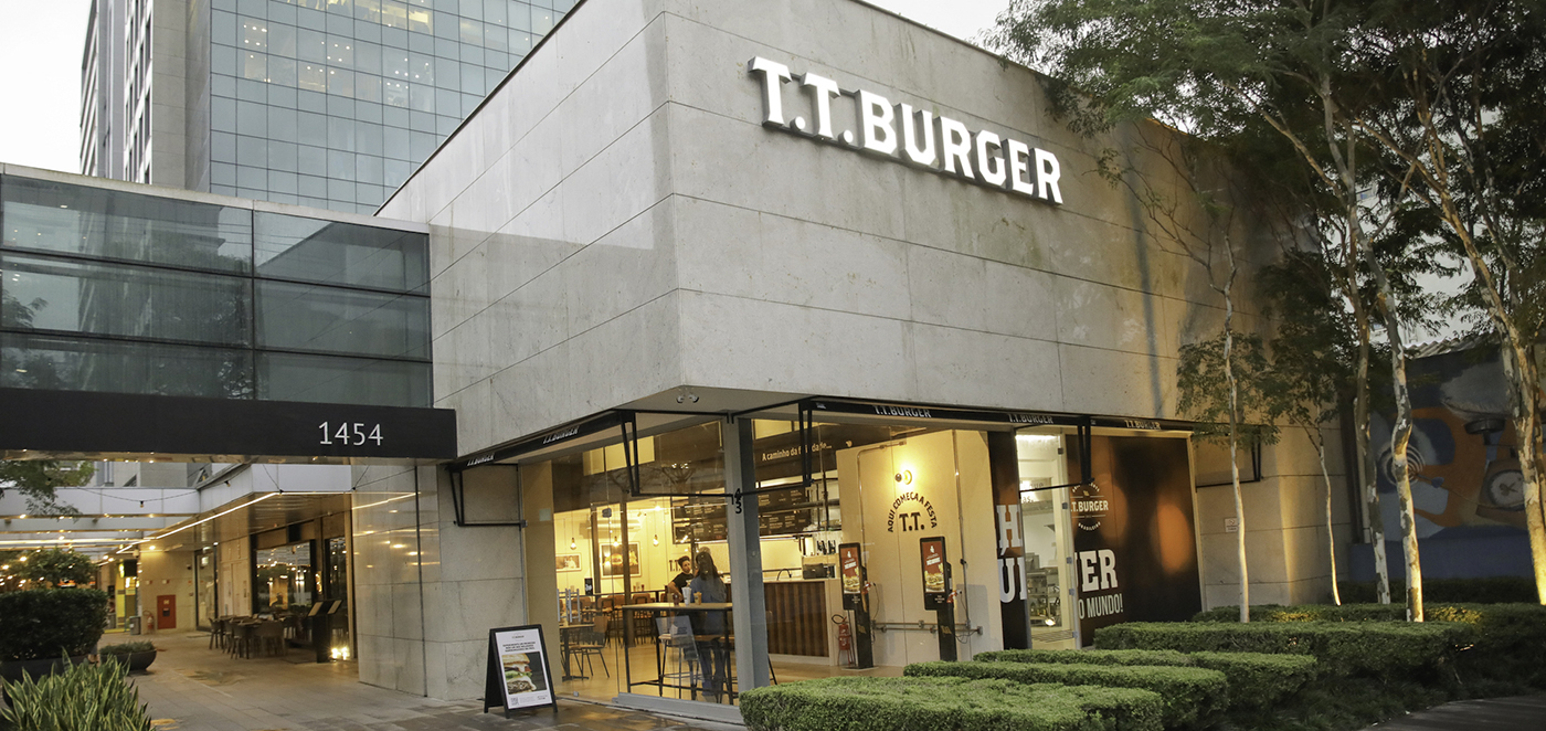 Três Gordos: ultra smash burgerdo grupo T.T. em Porto Alegre - Revista ...